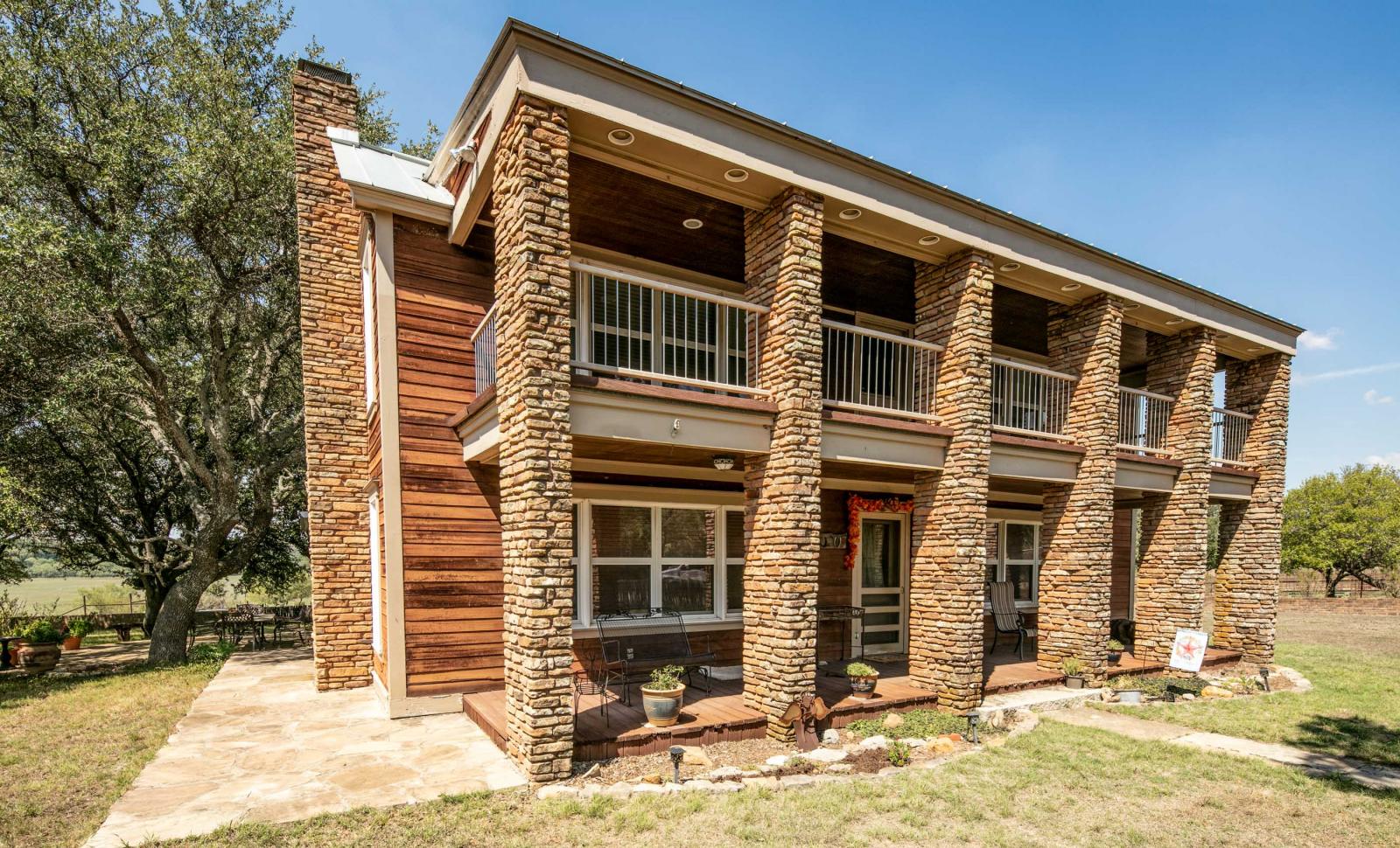 Silverbrook-Pecan Bayou Ranch | Chas S. Middleton