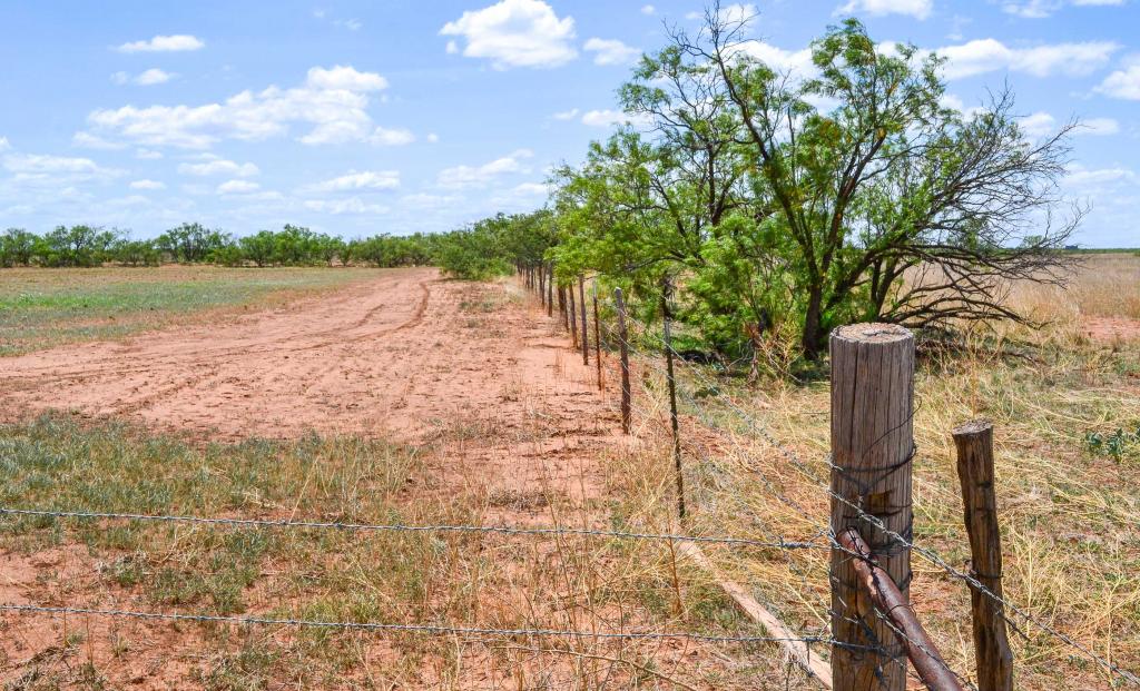 Davis Dickens County Ranch | Chas S. Middleton